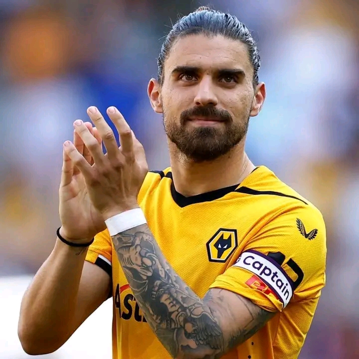 Rob Edwards respond in shock as Strand Larsen could leave wolves as new ...